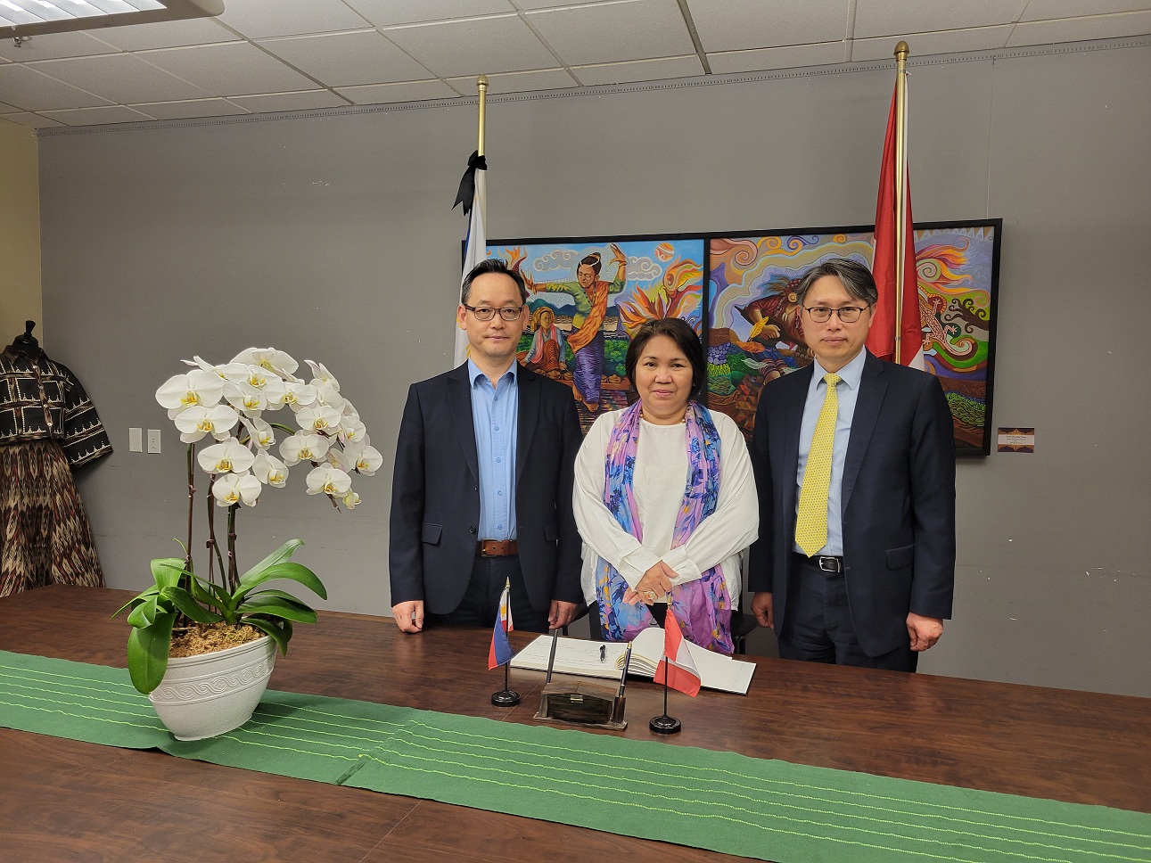 Visiting the Consulate General of the Philippines in Vancouver 상세보기 ...